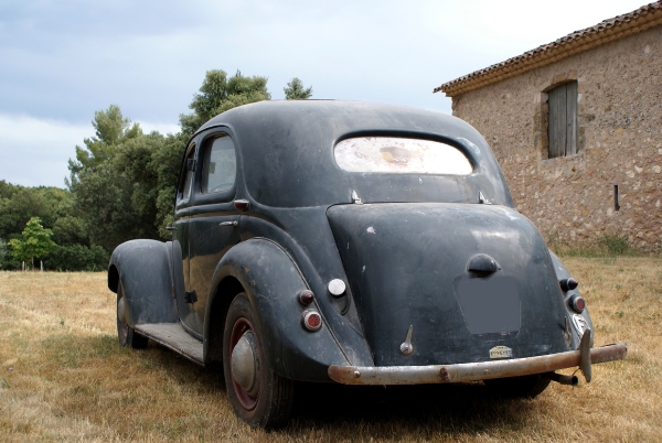 La Matford V8 F92A n’a été fabriquée qu’en 1939. La F92 A sera produite ...
