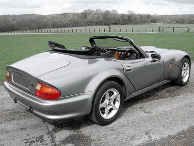 En 1996, tandis que la série LM poursuit son succès en course, Marcos ...