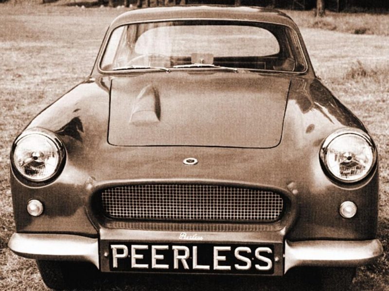 En 1956, James Byrnes est un riche hôtellier.